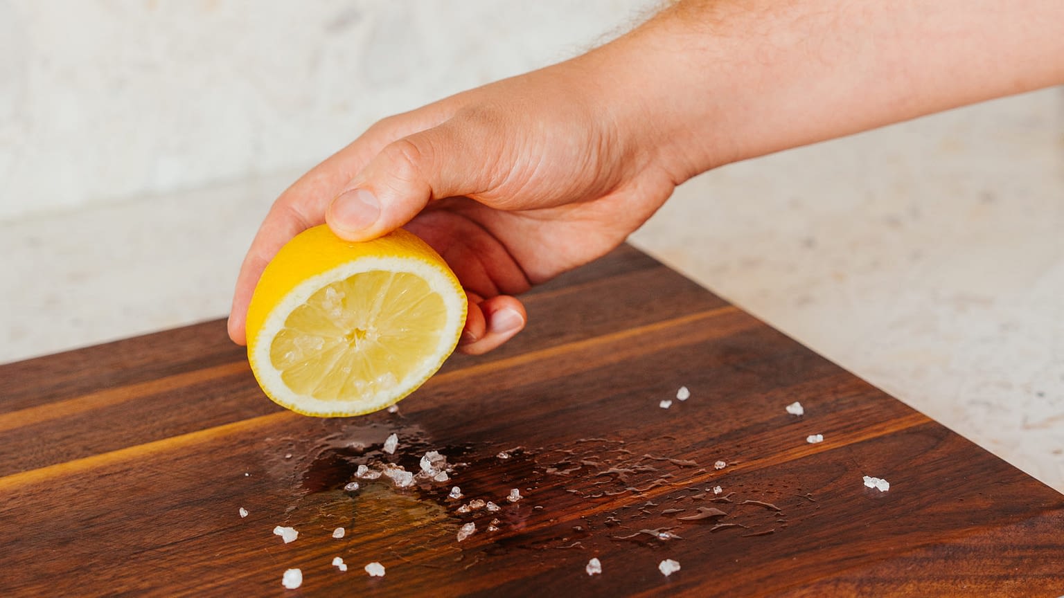 Puisen leikkuulaudan käyttö ja huolto - Chez Marius