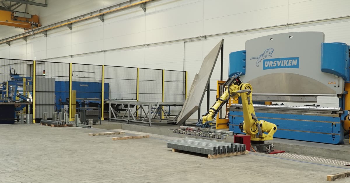 Robot automation increases flexibility in sheet metal fabrication lines ...